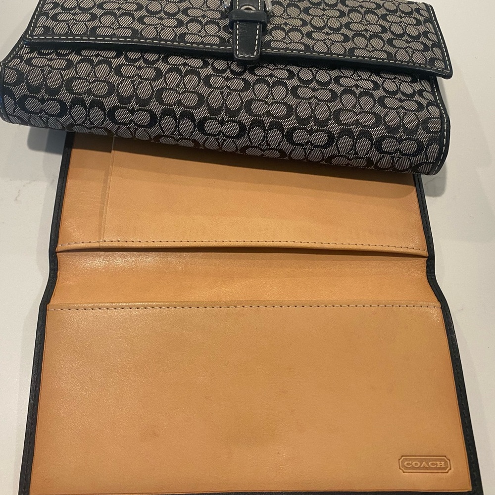 Coach Logo Wallet And Checkbook Covet - Gem